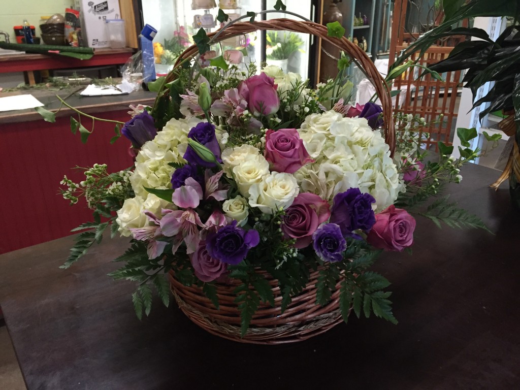 Florist with a Ordering Flowers – The Garden Outlet