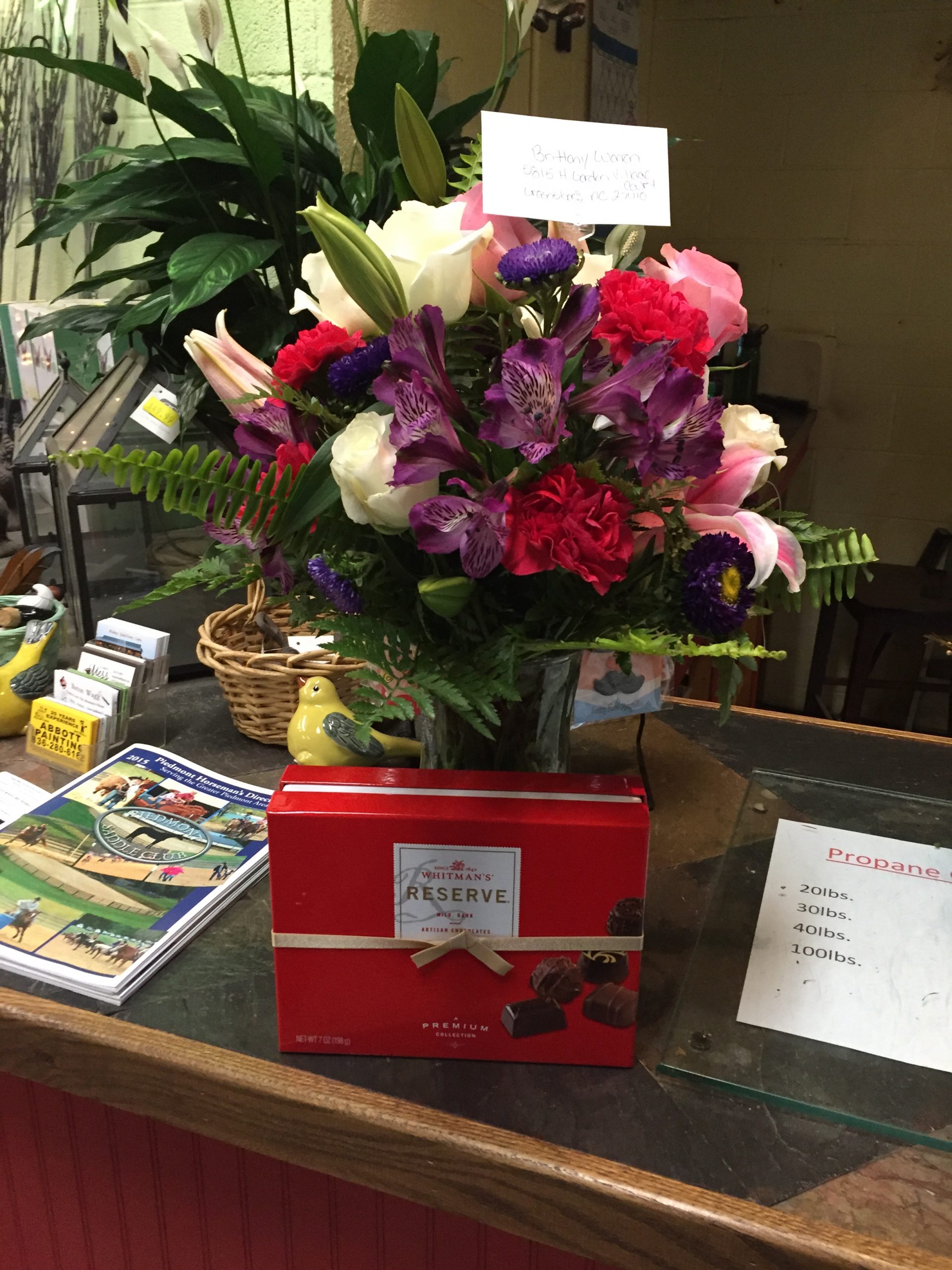 Florist with a Ordering Flowers – The Garden Outlet